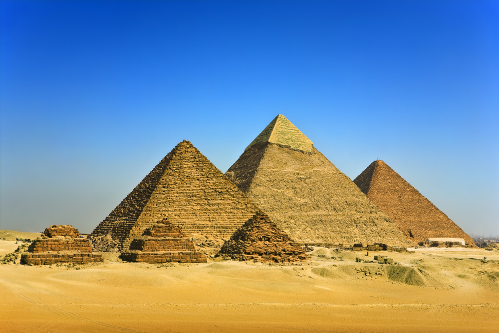 Gunman attack near Egypt's Giza Pyramids kills 2 police - Travelweek
