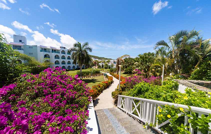 Antigua’s Jolly Beach reopening Dec. 1 - Travelweek
