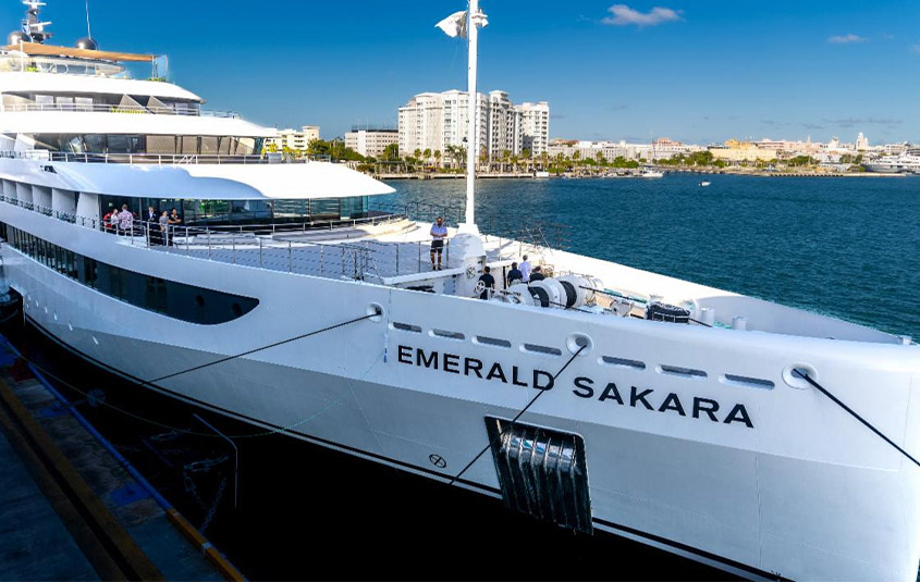 Flyboarders and local music for Emerald Sakara’s christening - Travelweek