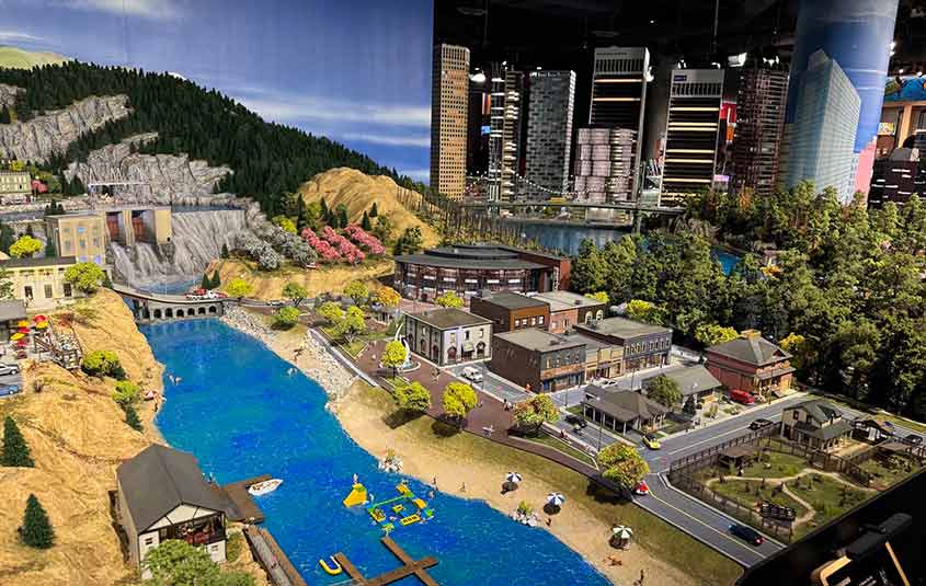 Little Canada's latest wonder: Exploring the West Coast in miniature ...