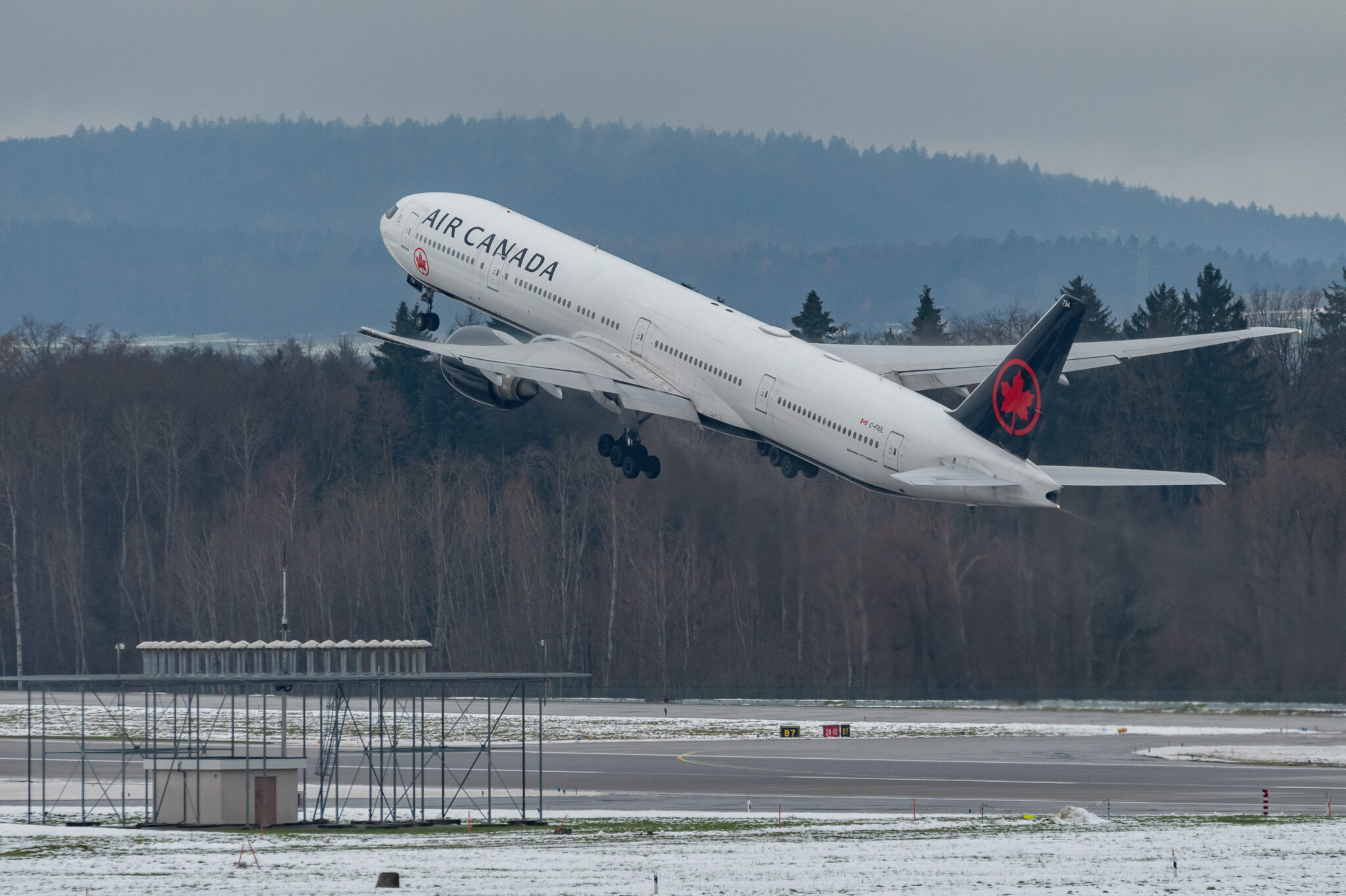 Air Canada provides operations update amid cancellation of 1,290 ...