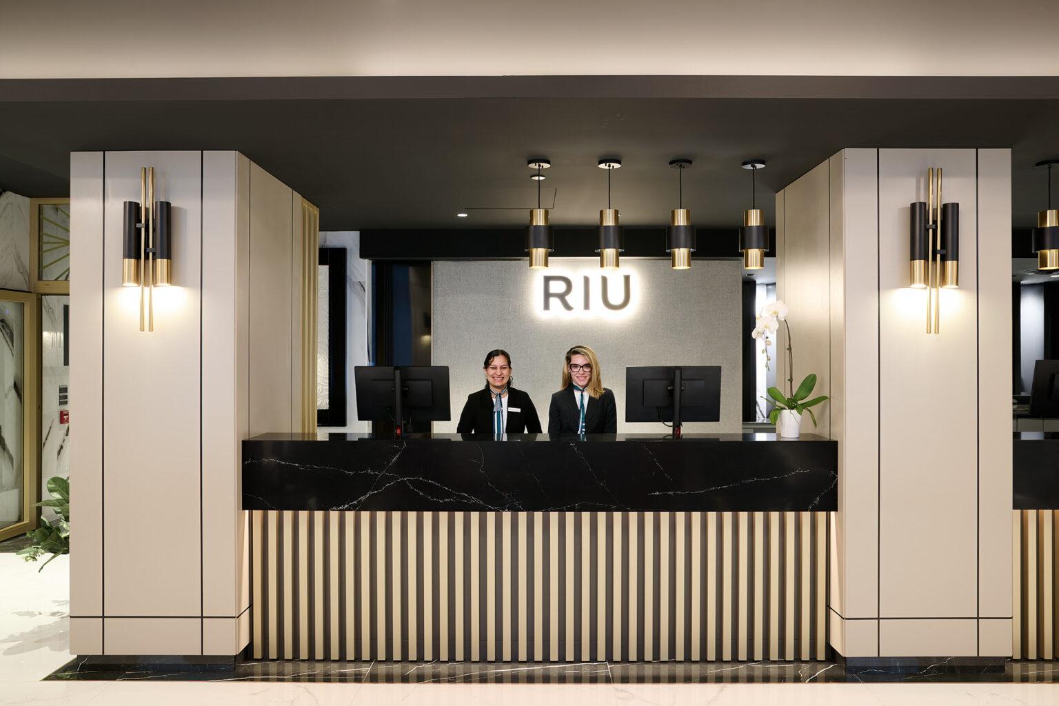 Riu Plaza Toronto opens its doors in heart of Entertainment District ...