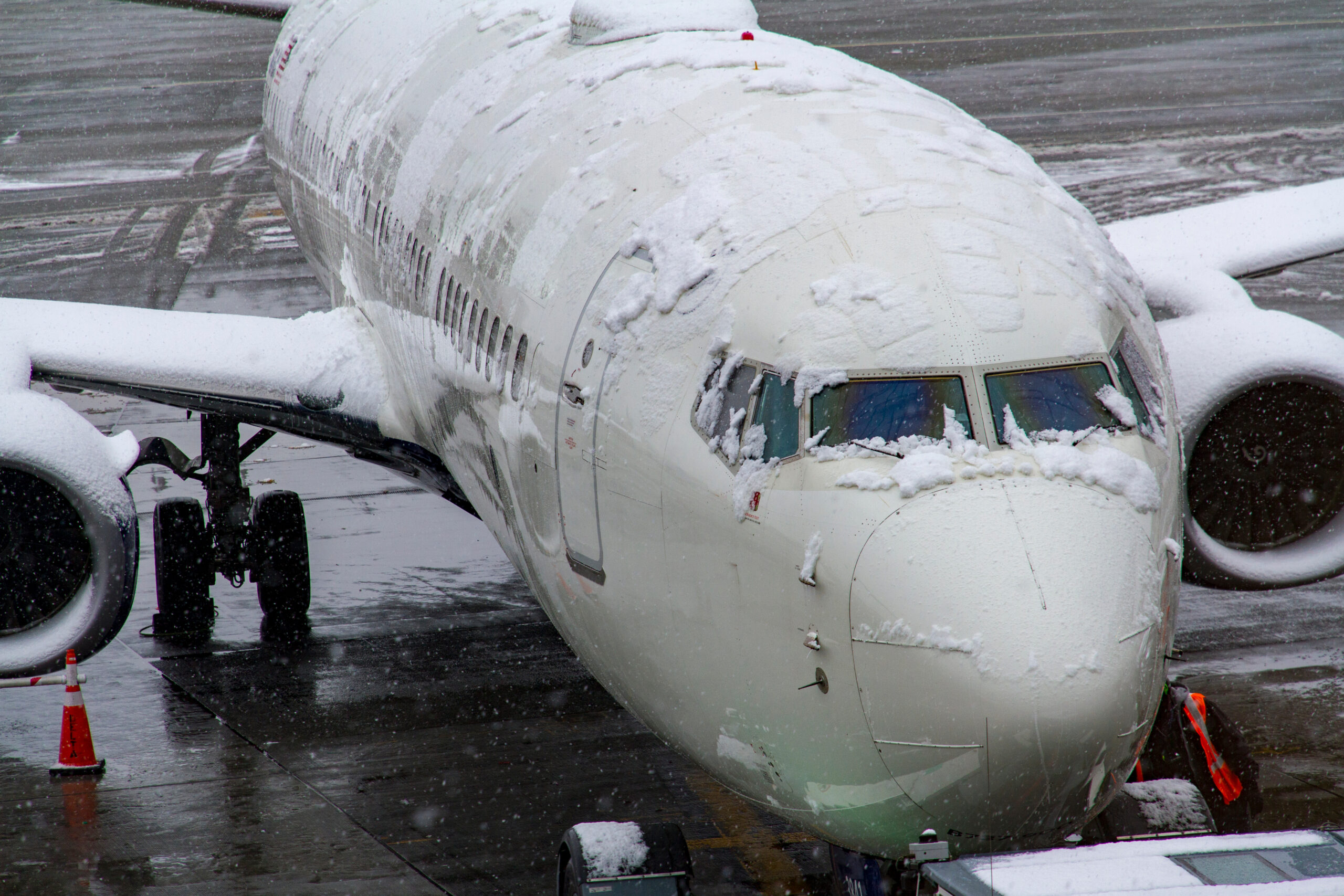 Air Canada, WestJet update travel alerts ahead of U.S. winter storm ...